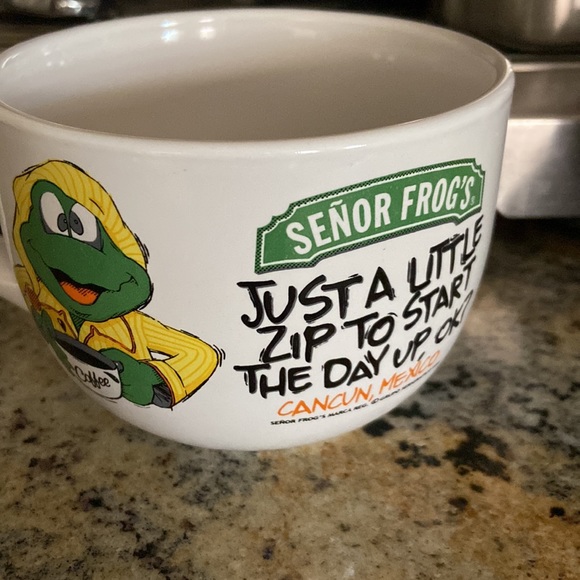 Kitchen | 2 Senor Frogs Coffee Mugs | Poshmark